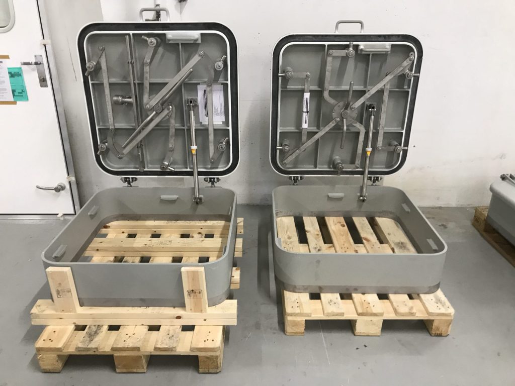 WRH A0 Watertight Steel Service Hatch | Hatches - Libra